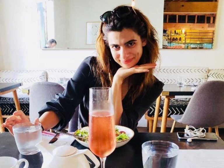 Claudia Doumit Biography, Age, Height, Boyfriend, Net Worth - StarsWiki