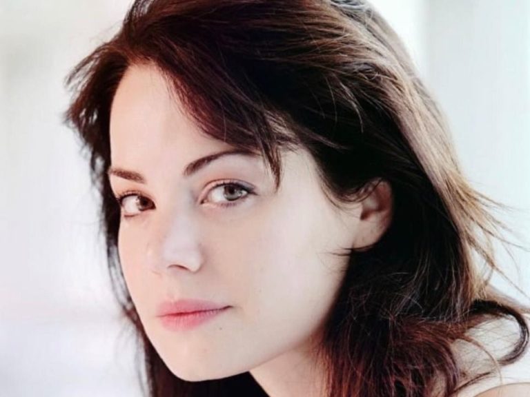 Erica Durance Biography, Age, Height, Husband, Net Worth - StarsWiki