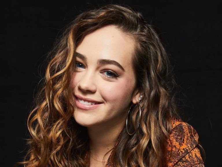 Mary Mouser Biography, Age, Height, Boyfriend, Net Worth - StarsWiki