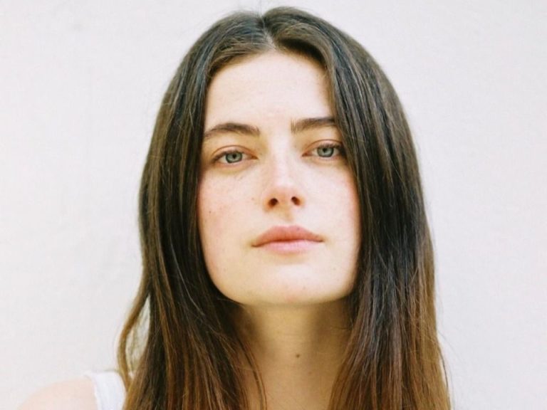 Millie Brady Biography, Age, Height, Boyfriend, Net Worth - StarsWiki