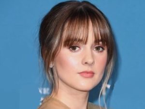 Molly Wright Biography, Age, Height, Boyfriend, Net Worth - StarsWiki