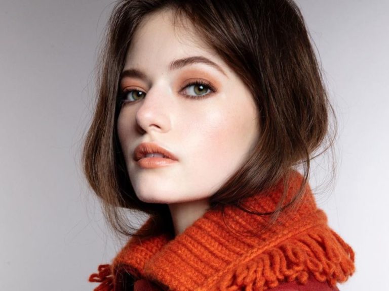 Mackenzie Foy Biography, Age, Height, Boyfriend, Net Worth - StarsWiki