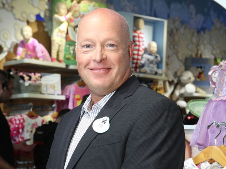 Bob Chapek Biography, Age, Height, Wife, Net Worth - StarsWiki