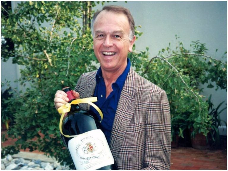 Joe Coulombe Biography, Wiki, Age, Height, Wife, Net Worth - StarsWiki