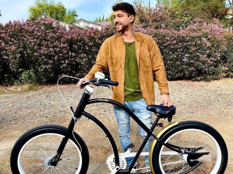 Dallas Hart Biography, Age, Height, Girlfriend, Net Worth - StarsWiki