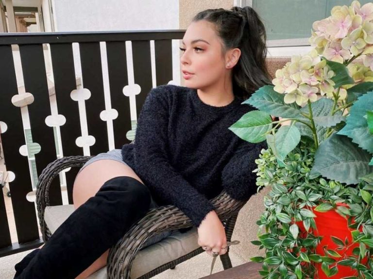 Isabella Gomez Biography, Age, Height, Boyfriend, Net Worth - StarsWiki