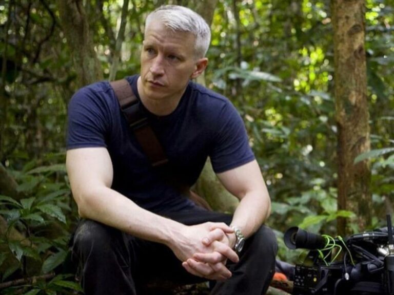 Anderson Cooper Biography, Age, Height, Net Worth, Wiki - StarsWiki