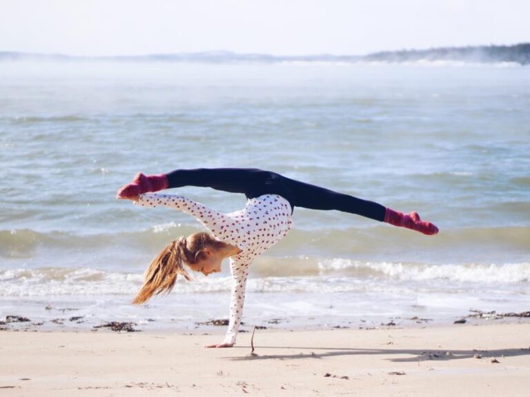 Anna McNulty Biography, Age, Height, Boyfriend, Net Worth - StarsWiki