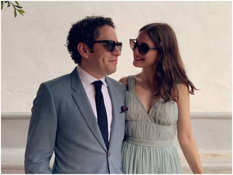 María Valverde Biography, Net Worth, Age, Height and More - StarsWiki